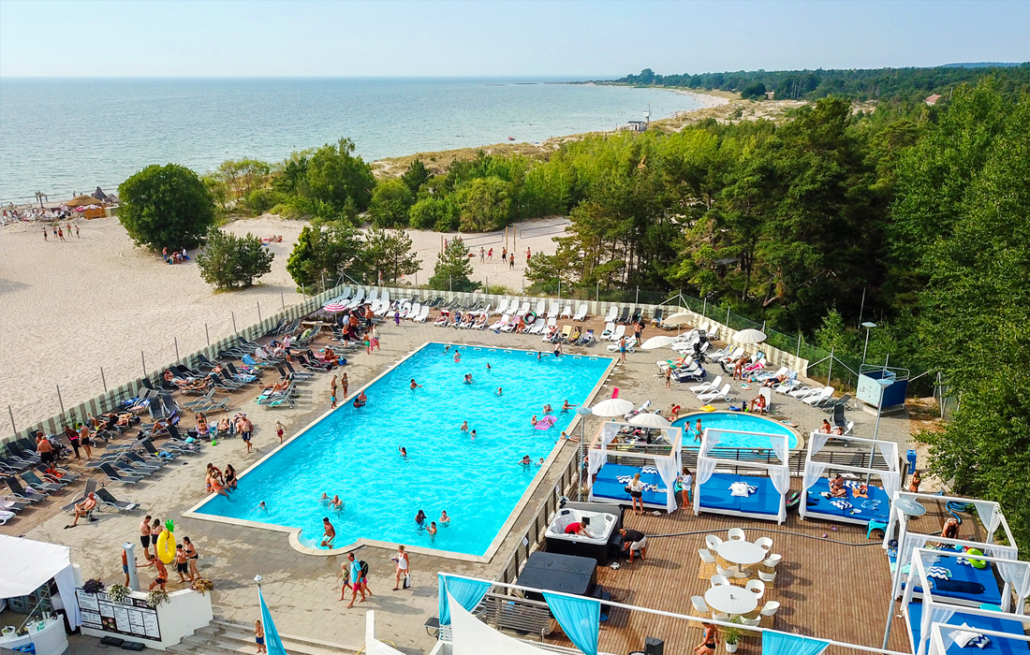 Tofta Camping - Mängder av aktiviteter och restauranger på stranden